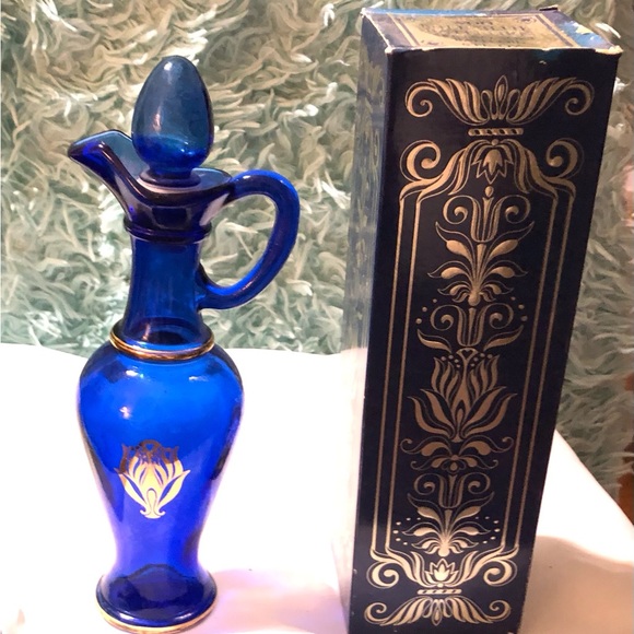 Avon | Other | Vintage Avon Nile Blue Urn With Box Bottle Is Empty ...